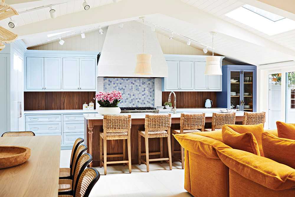 A bold cottage kitchen renovation | Reno + Decor